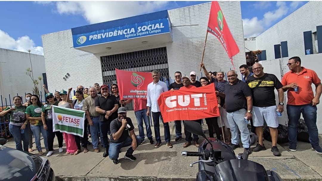 ENTIDADES SINDICAIS E MOVIMENTO SOCIAIS PARTICIPAM DE ATO EM DEFESA DE ...